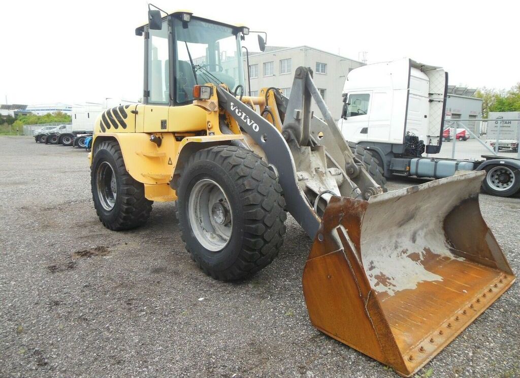 Volvo L45B Compact Wheel Loader Parts Manual – Heavy Equipment Manual