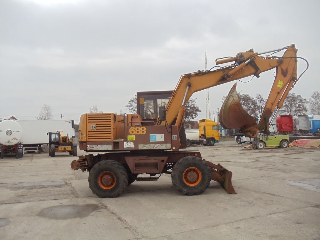 Case 688 Excavator Workshop Service Repair Manu... – Heavy Equipment Manual