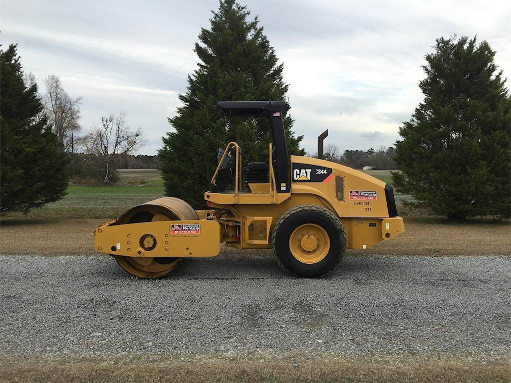 Download Caterpillar CS-44 VIBRATORY COMPACTOR ... – Heavy Equipment Manual